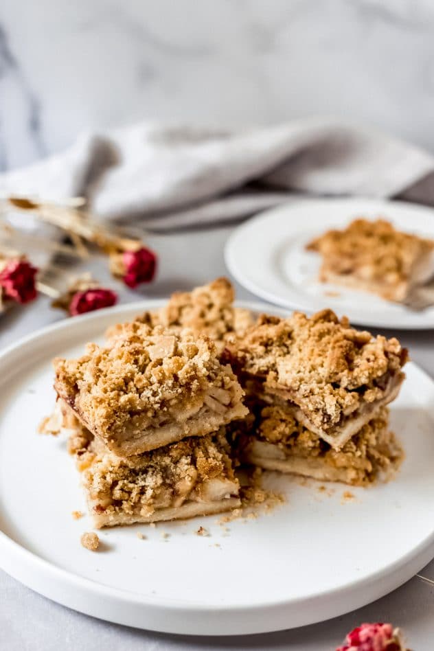 Apple Pie Shortbread Bars • Wanderlust and Wellness